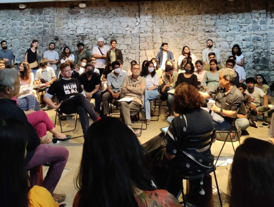 (de)Coding Mumbai: A study of the city's housing regulations - Question ...