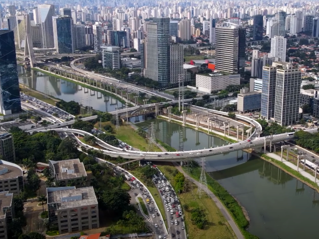‘Give the river back its space. Give it a new spatial role in a city ...